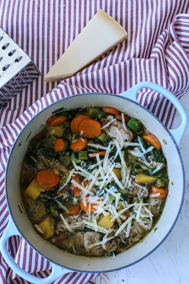 Italiensk grønnsaksgryte med svinekjaker og grana padano - Oppskrift ...