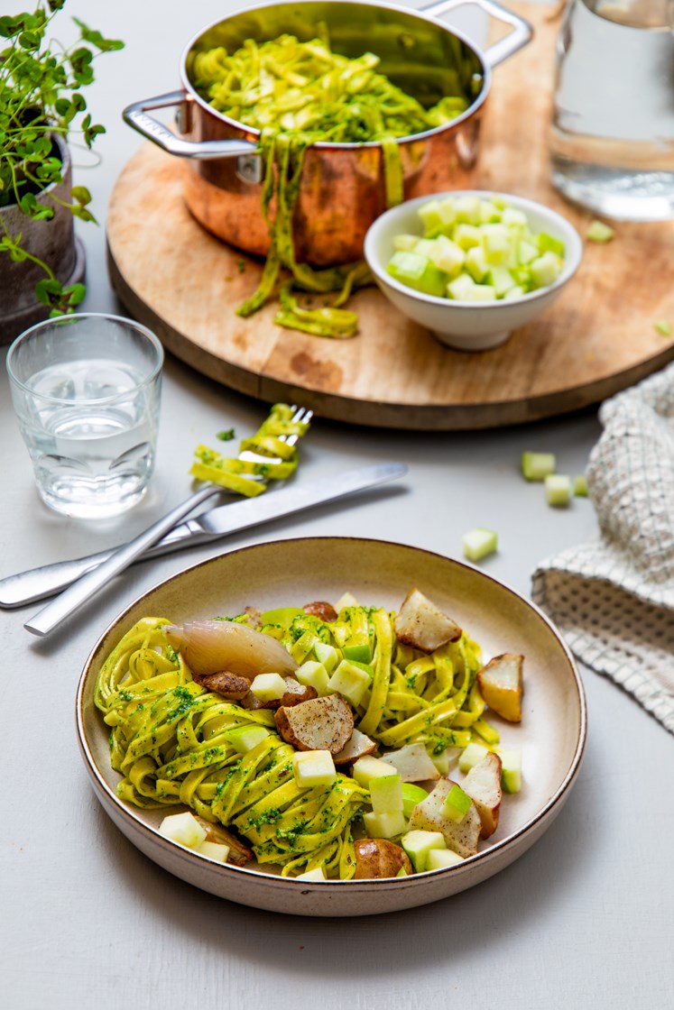 Fersk pasta med ruccolapesto og jordskokk - Oppskrift - Godtlevert