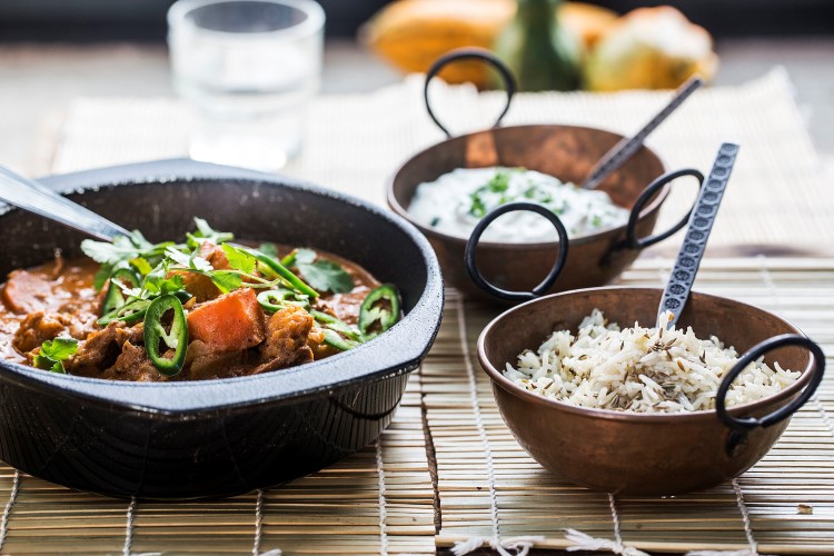 Kylling korma med basmatiris - Oppskrift - Godtlevert