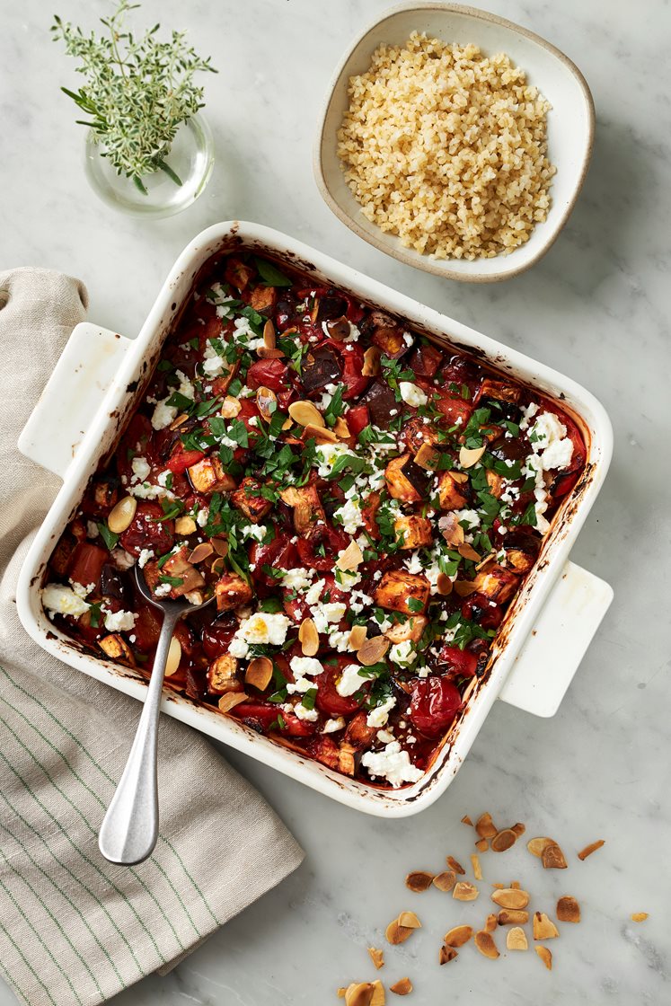 Rostad ratatouille med fetaost, rostad mandel och bulgur - Recept ...