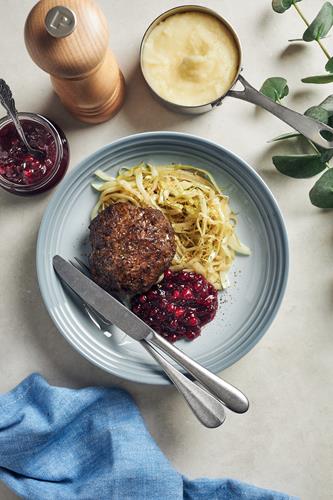 Pannbiff med ugnsstekt kål och potatismos - Recept - Linas Matkasse